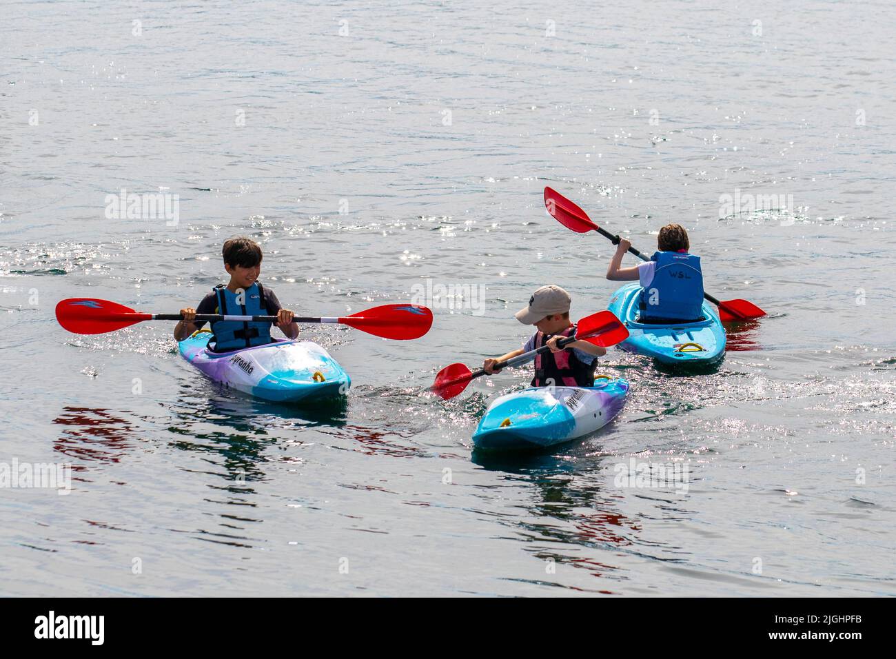 Kids learn canoe hi-res stock photography and images - Alamy