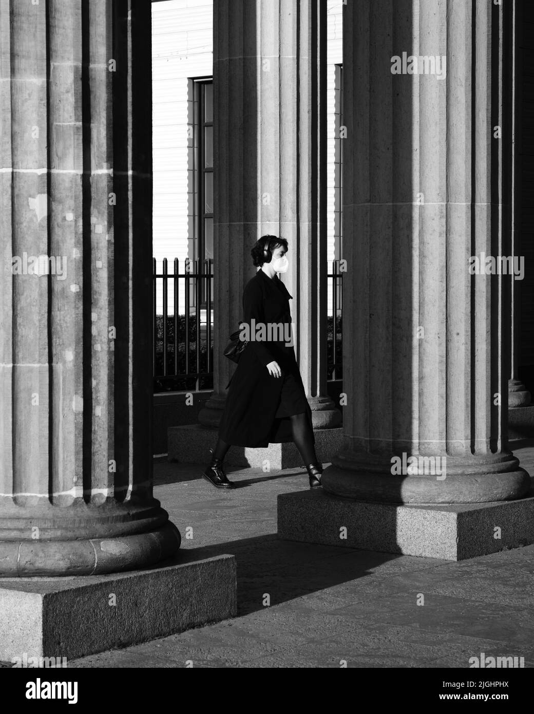 Walk through building hi-res stock photography and images - Alamy