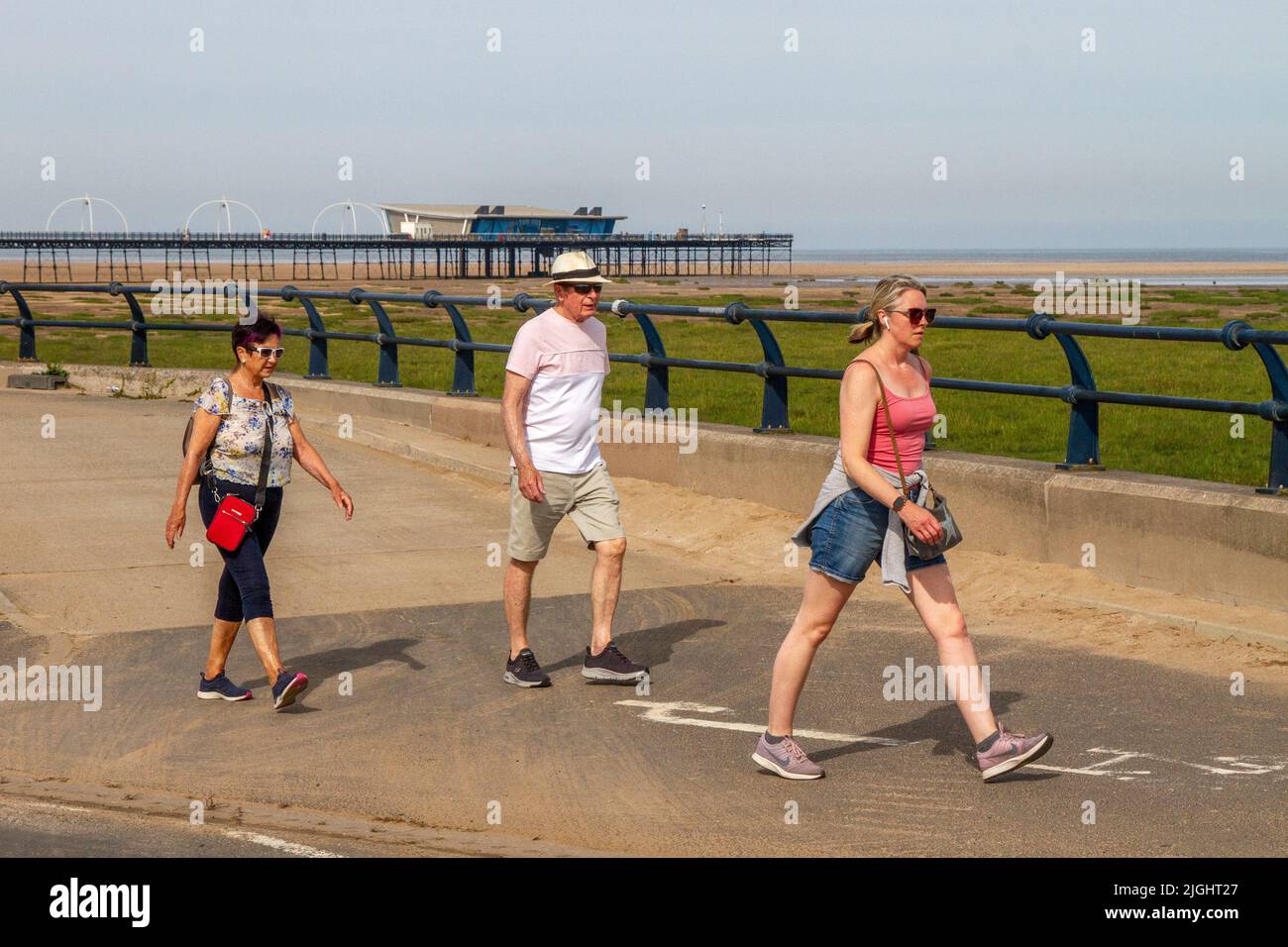 Striding out in hot summer weather in Southport, Merseyside. Uk Weather ...