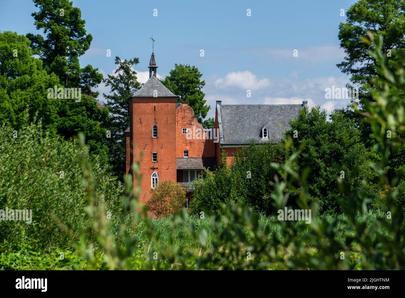 Red castle historical facade hi-res stock photography and images - Alamy
