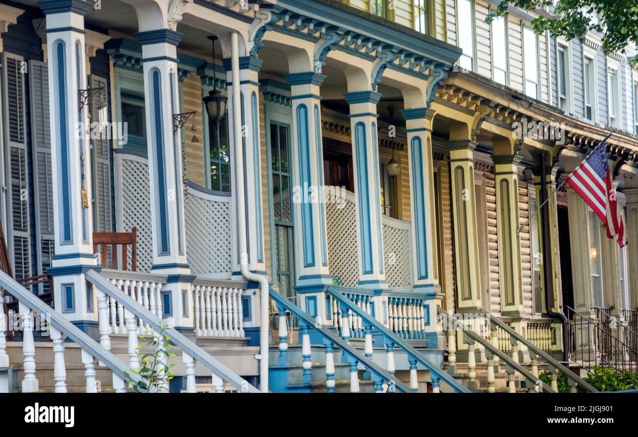 Queen anne style architecture hi-res stock photography and images - Alamy