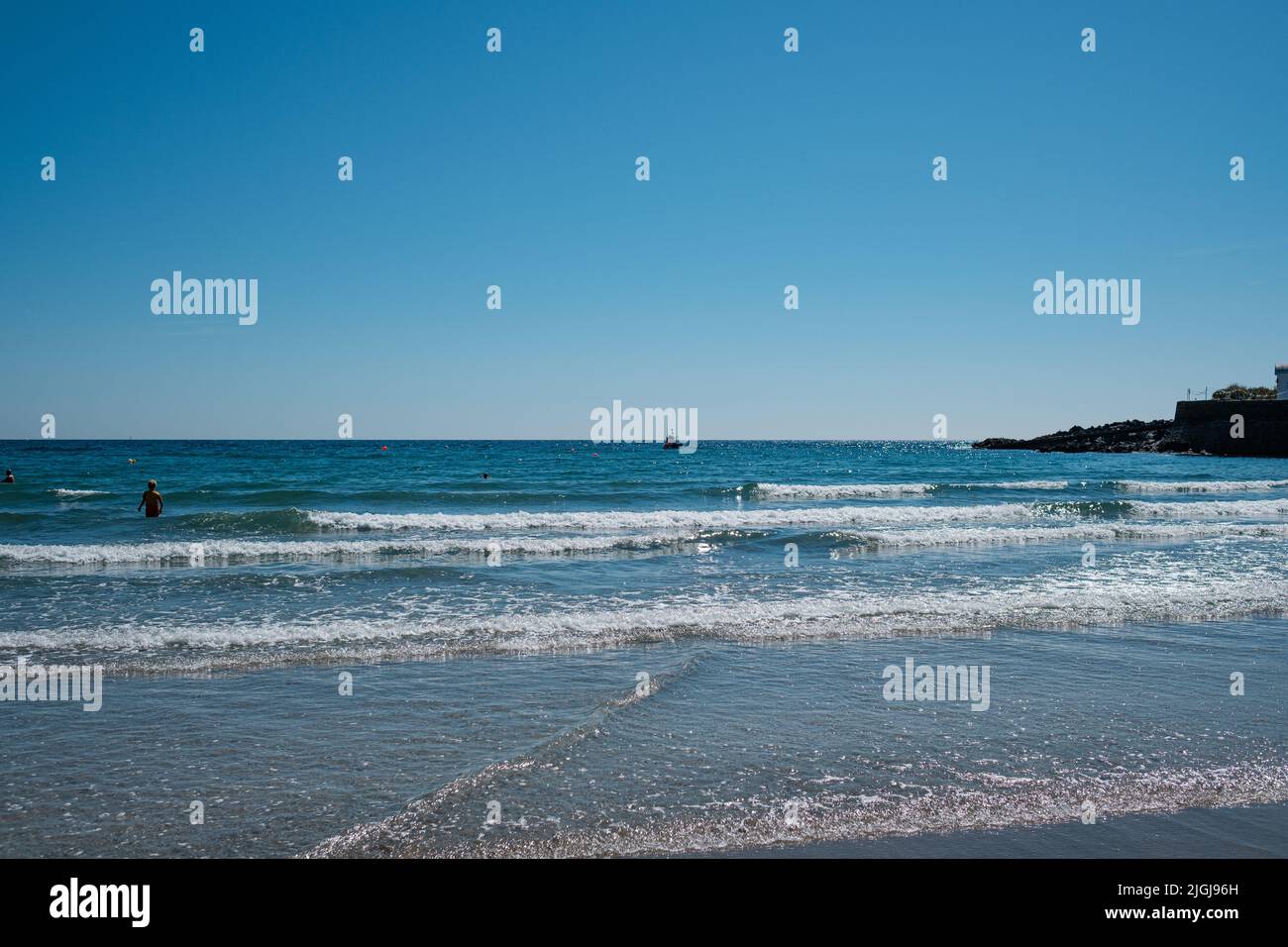 View of Coverack beach, Cornwall Stock Photo - Alamy