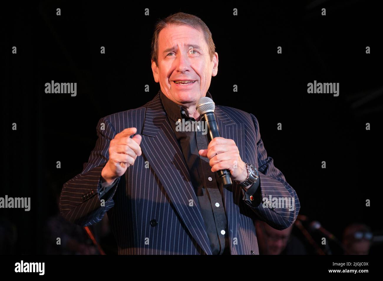 Jools holland bandleader hi-res stock photography and images - Alamy