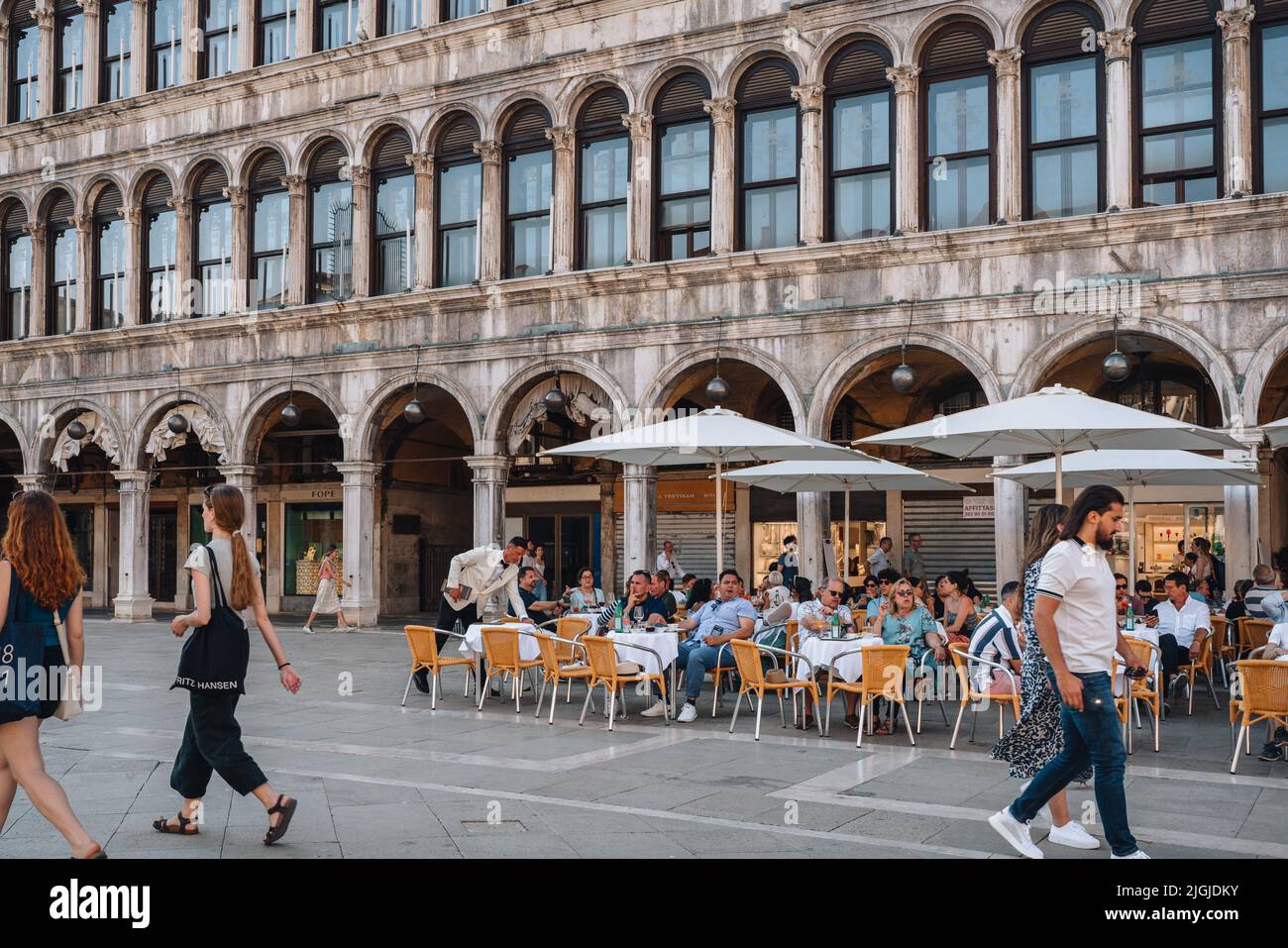 Ristorante quadri venice hi-res stock photography and images - Alamy