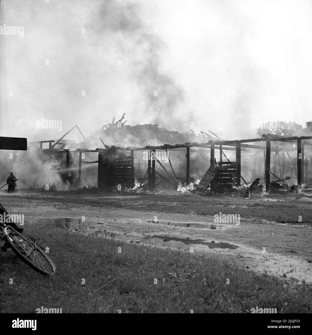 Building collapse accident Black and White Stock Photos & Images - Alamy