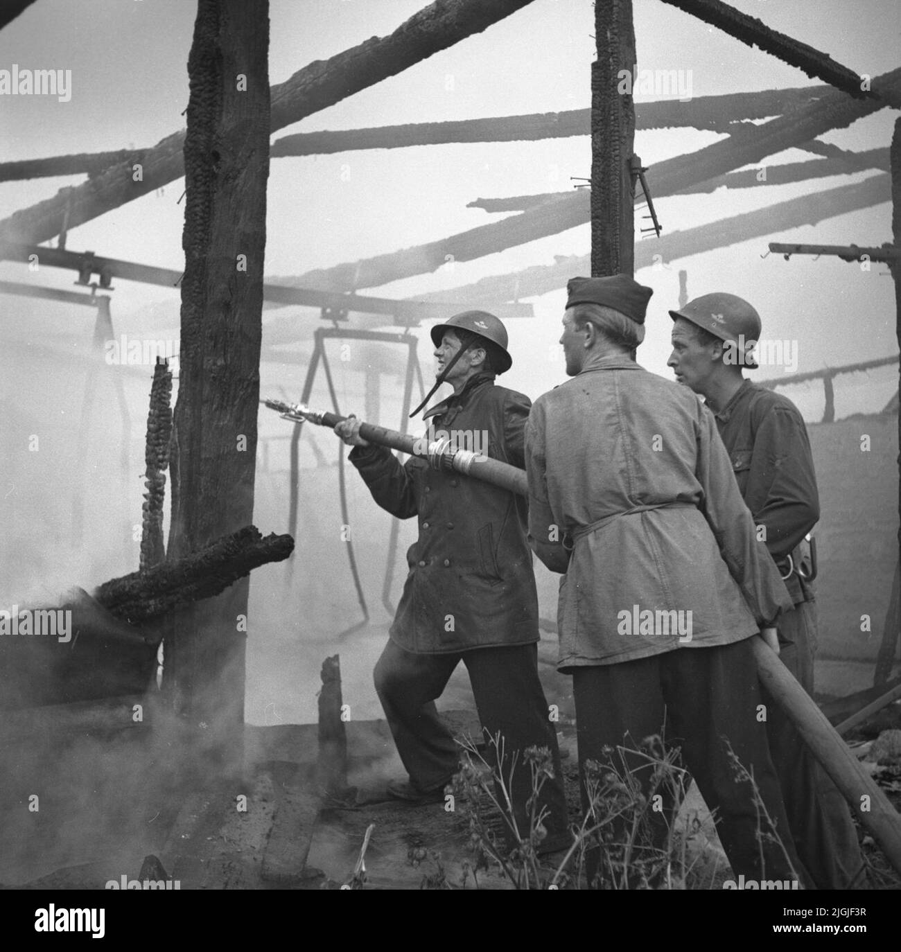 Building fire wall Black and White Stock Photos & Images - Alamy