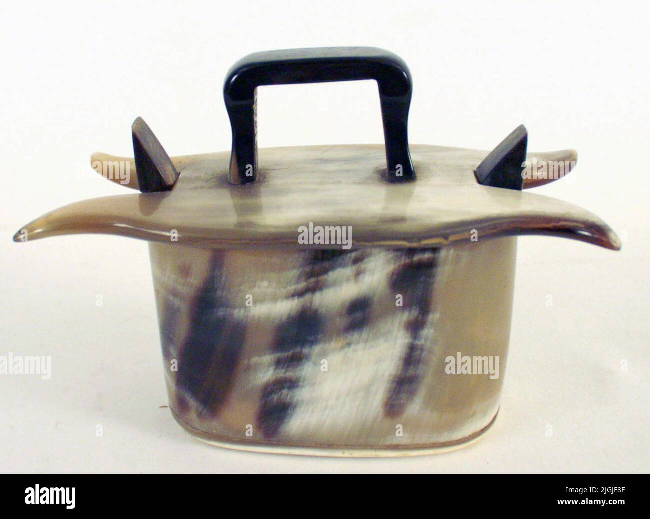 Äska Outside, of horns, very small. Bottom internally covered with wood ...