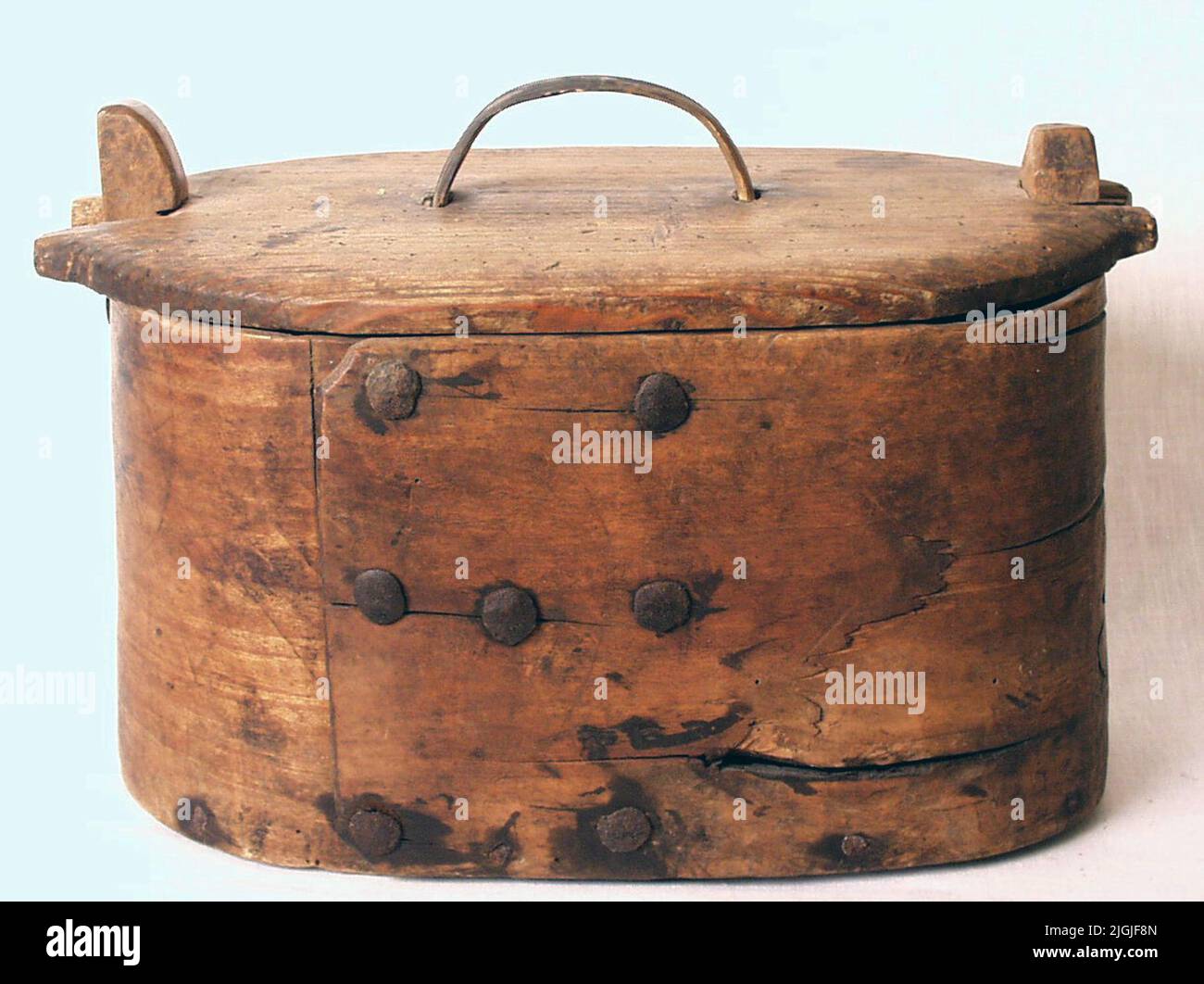 Äska Sweep vessels. Lid with pressure lock. Sweeping riveted with large ...