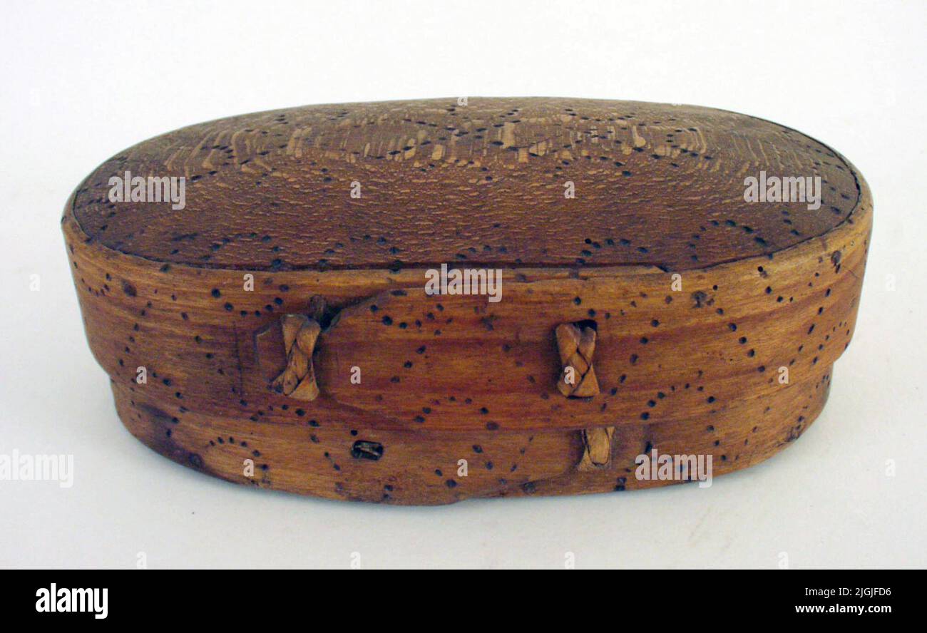 Ask Ash of book, oblong with lid. On ash and lid burnt patterns ...