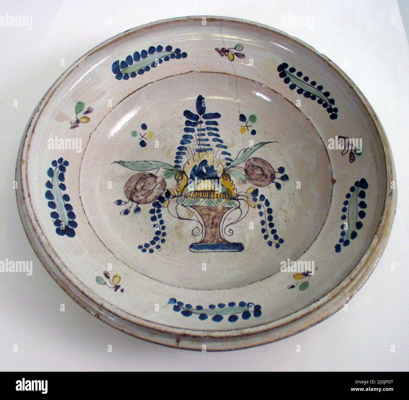 Fat Clay barrels, large with gray -rose glaze. Decoration: In the ...