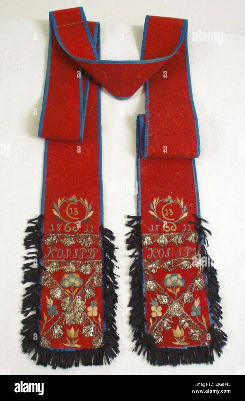 List Bridal strip of cloth (wool). Red with flower embroidery in beige ...