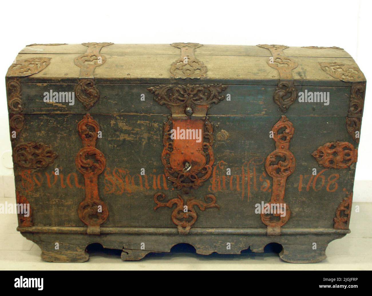 Coffin handles hi-res stock photography and images - Alamy