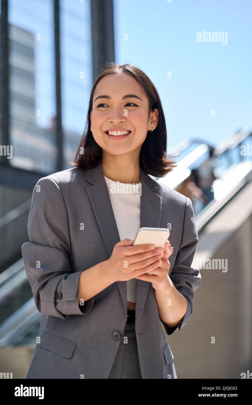 Asian technology worker hi-res stock photography and images - Alamy