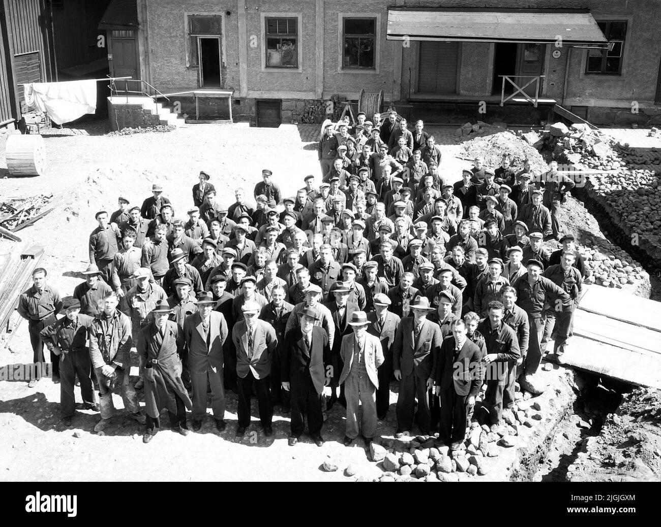 Vocational School in Karlskrona. The first litter of students and their ...