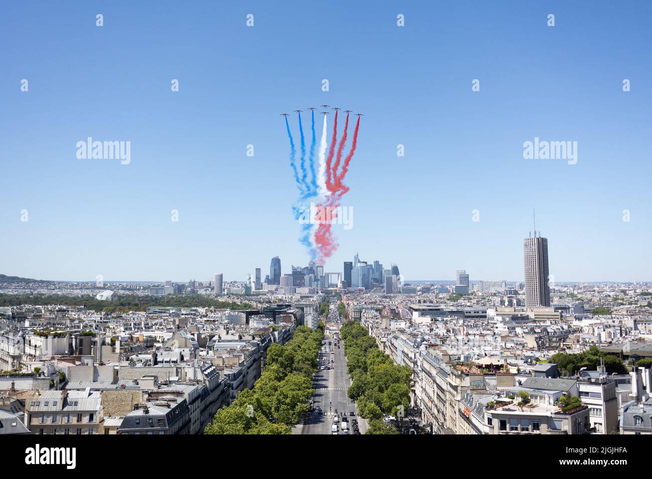 Alpha jets from the French Air Force Patrouille de France fly over La ...