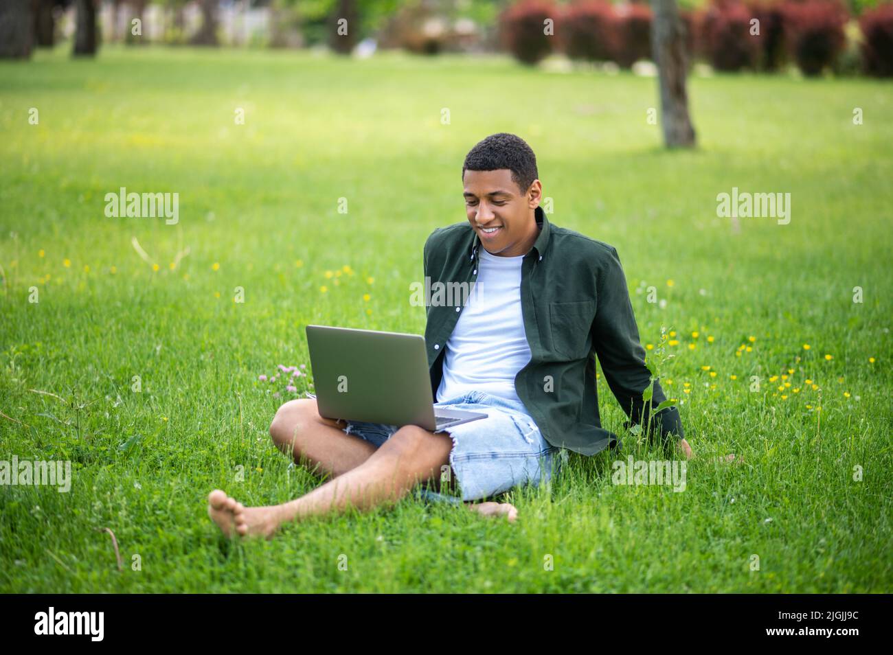 Guy harmony hi-res stock photography and images - Alamy