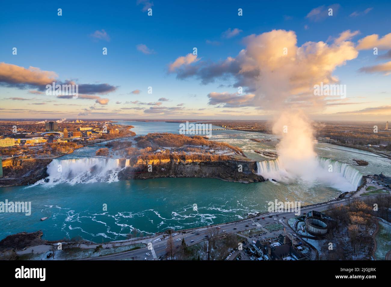 Overlooking the Niagara Falls ( American Falls and Horseshoe Falls ) in ...