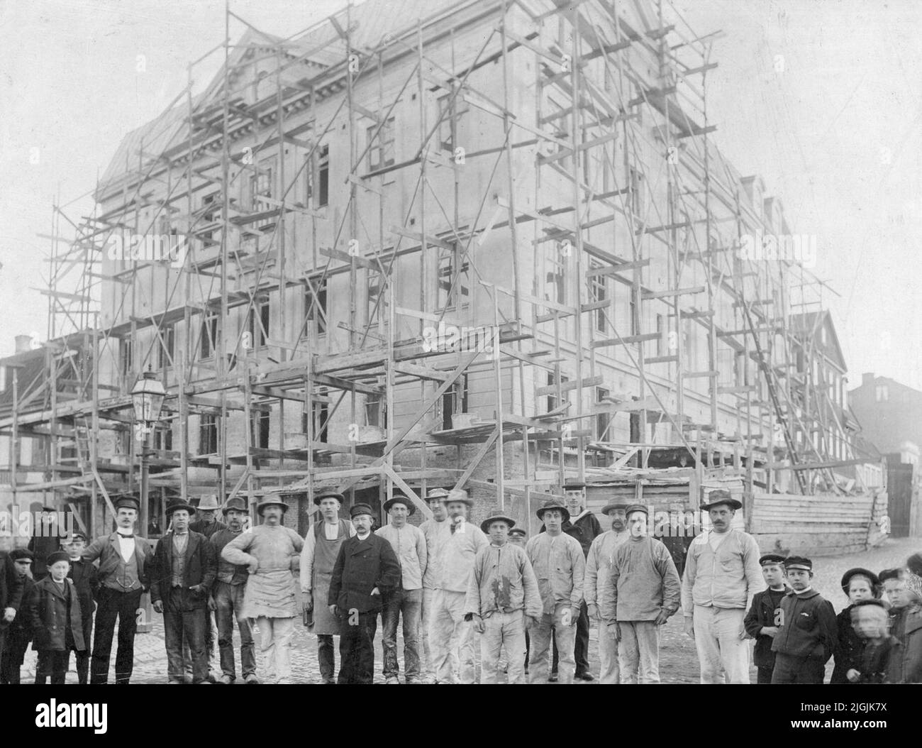 Many construction workers Black and White Stock Photos & Images - Alamy