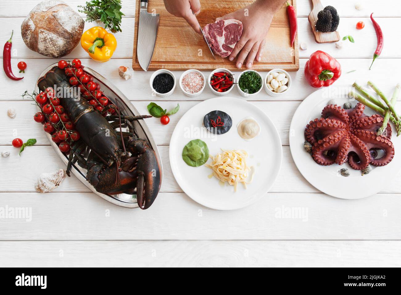 Cooking classes restaurant chef hi-res stock photography and images - Alamy