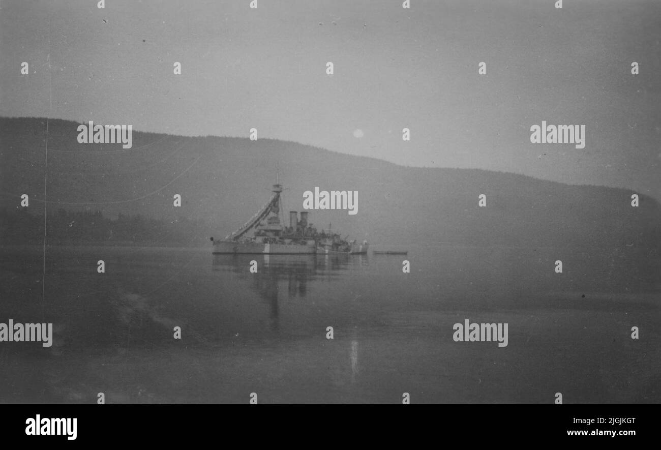 Ship at night Black and White Stock Photos & Images - Alamy