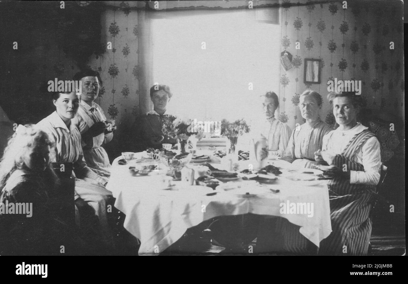 Fest Fine-dressed ladies in various costumes at Ostkalas with Mrs ...