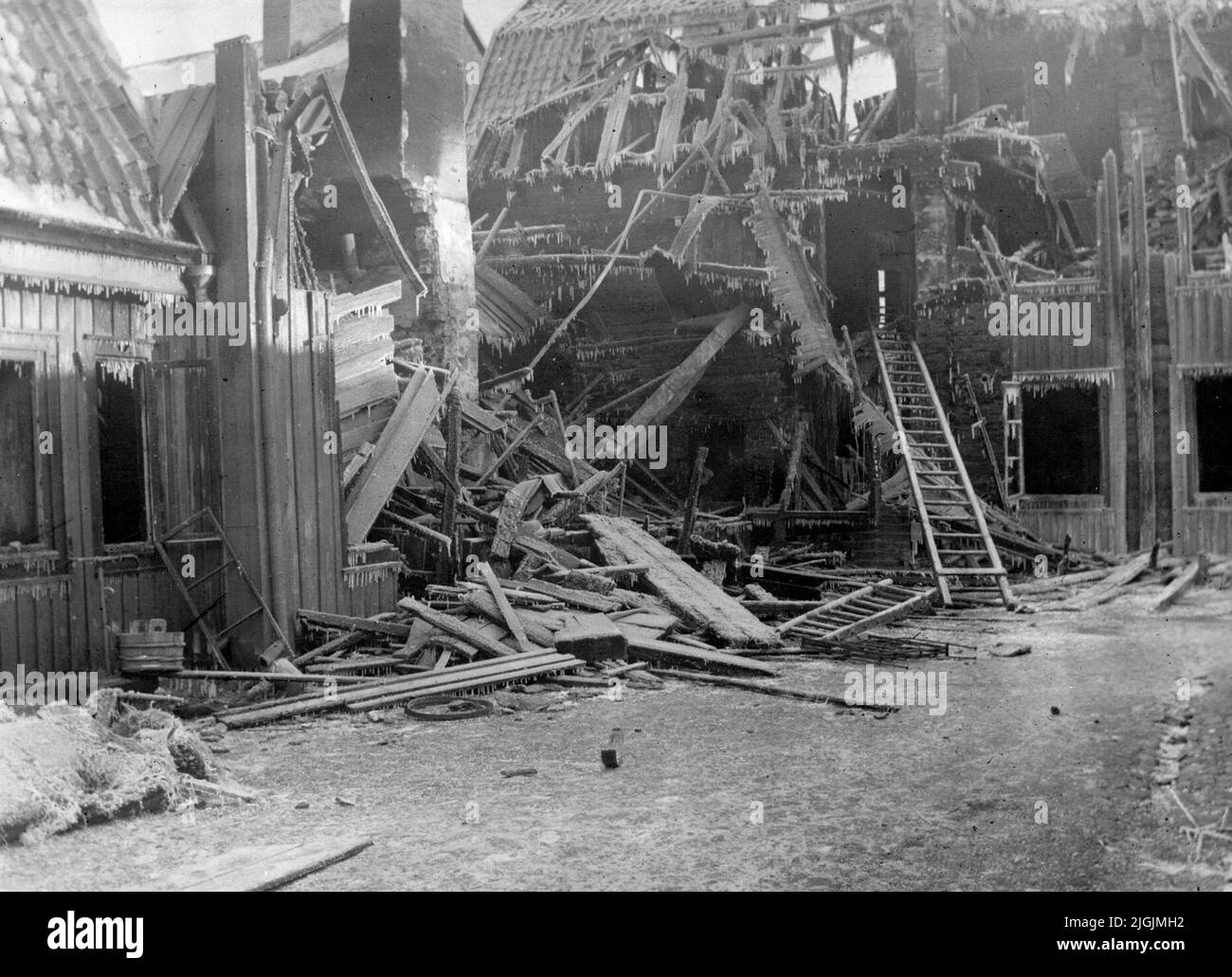 Folkets Hus After the fire at the People's House in the early 1900s ...