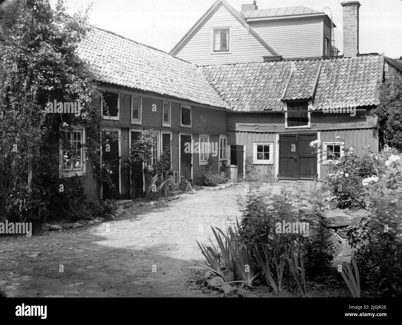 Courtyard in the Bonde neighborhood 1-3 B Stock Photo - Alamy