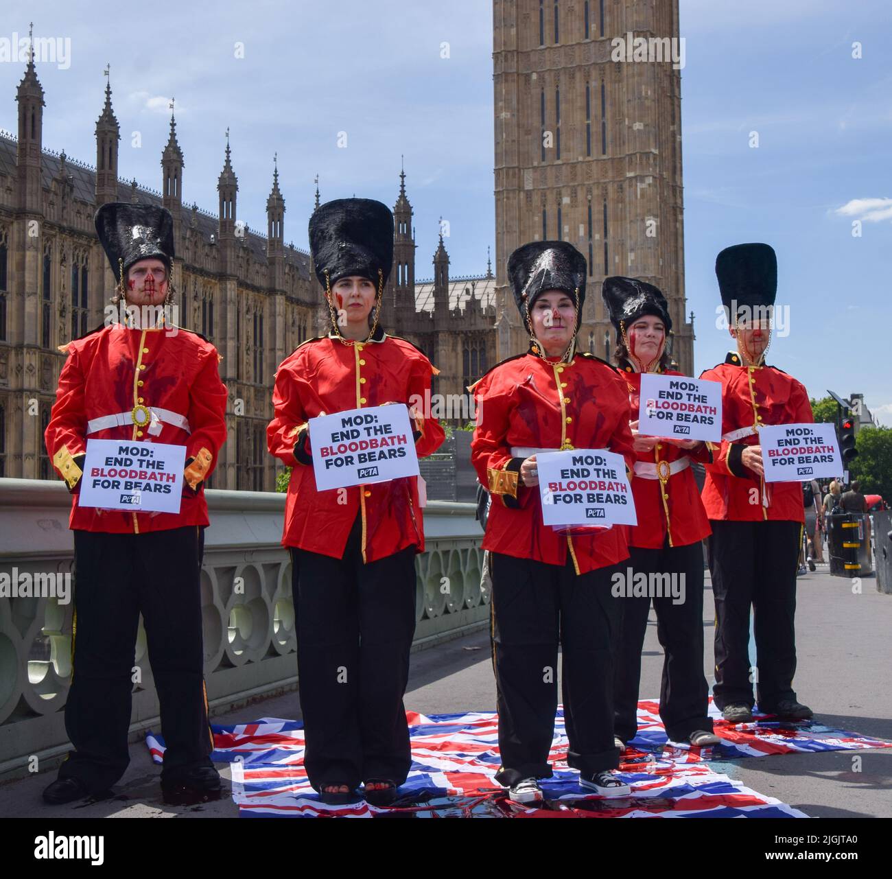 London, UK. 11th July 2022. PETA activists wearing Queen's Guards ...