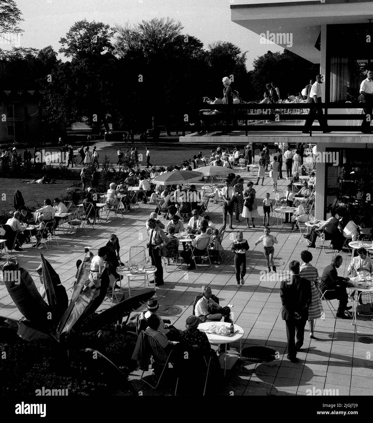 Terrace landscaping Black and White Stock Photos & Images - Alamy