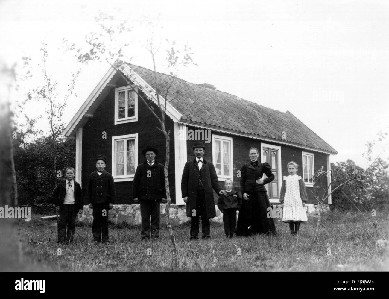 Murare Mason Anders Sjöström's family at so -called Björnstätan. Jämjö ...