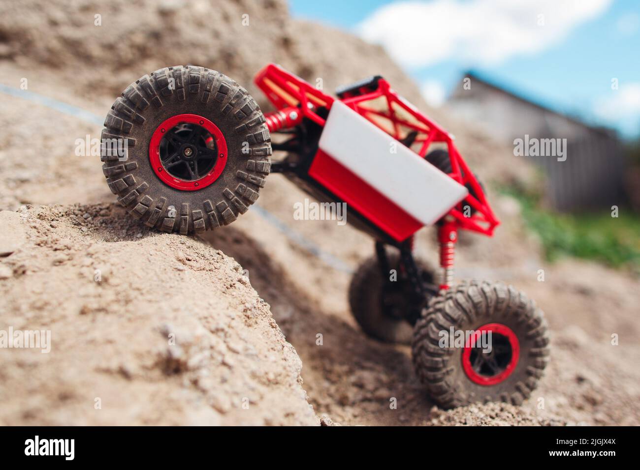 Country road below mountain hi-res stock photography and images - Alamy