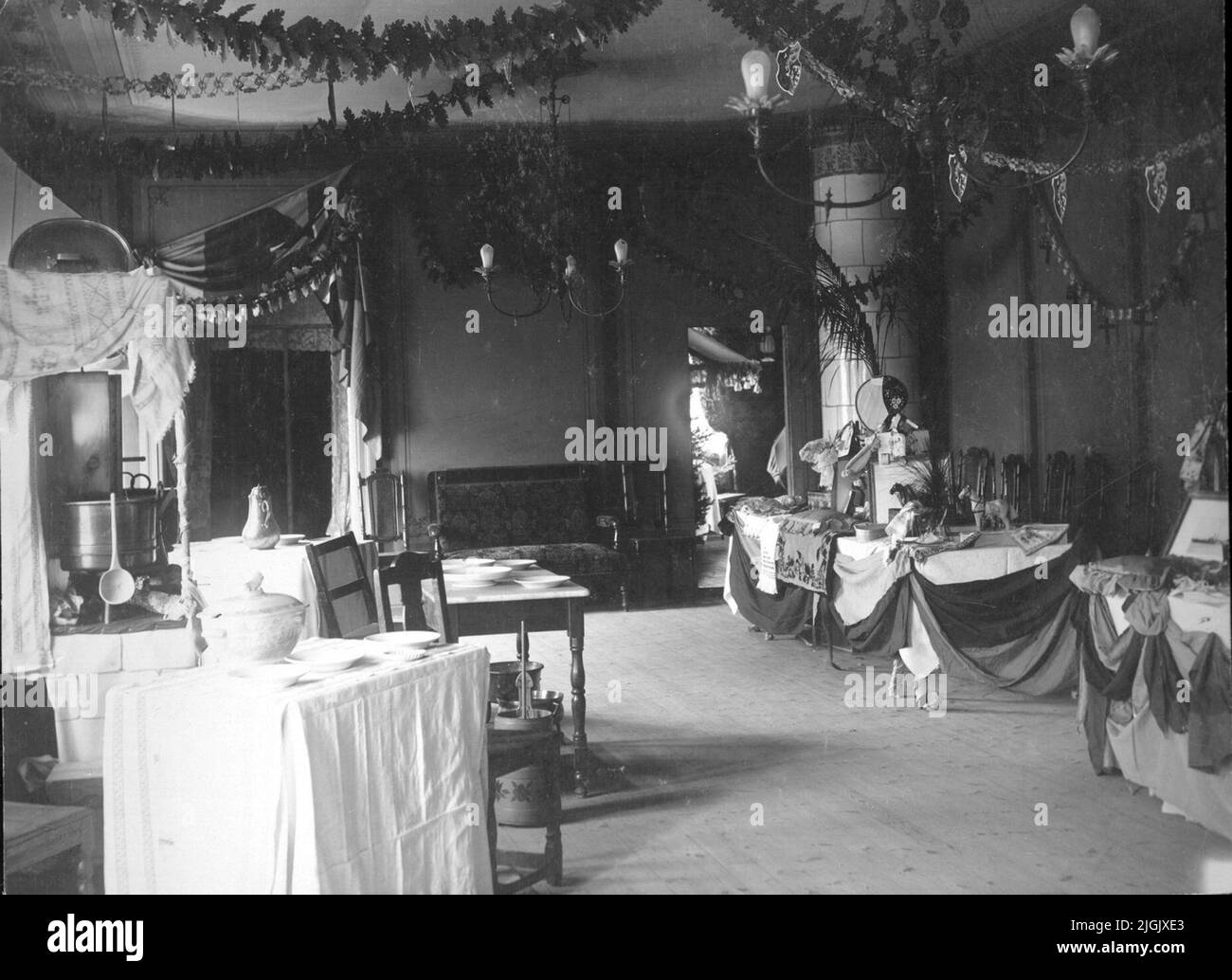 Basar The bazaar in the Freemason cellar on 8 & 9/3. The income came to ...
