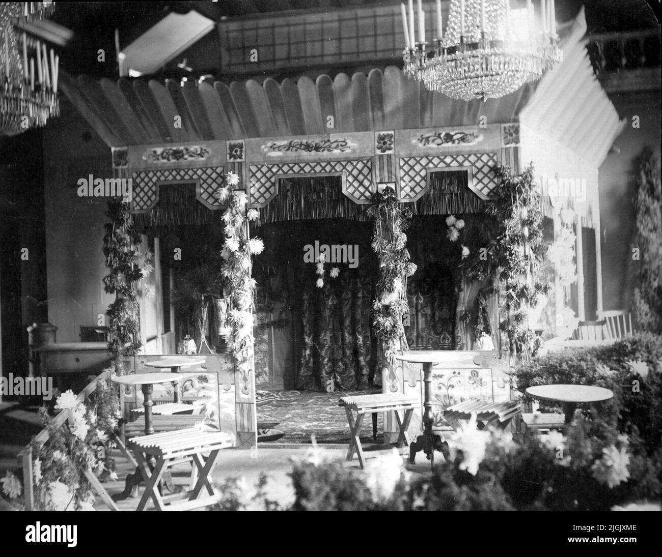 Basar The bazaar in the Freemason cellar on 8 & 9/3. The income came to ...