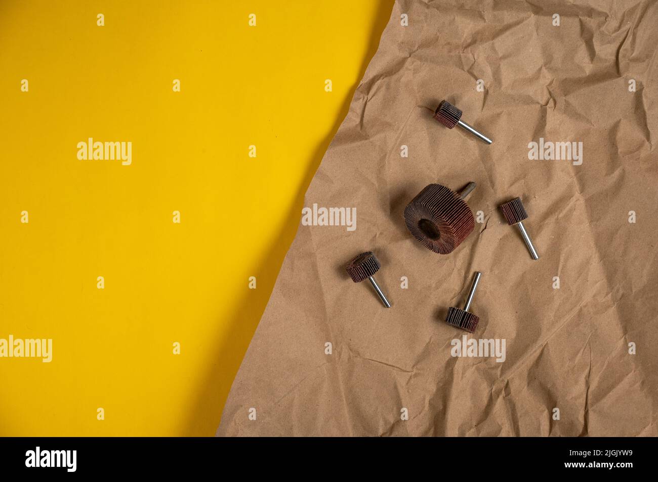 Petal grinding wheels for woodworking as well as deburring surfaces ...