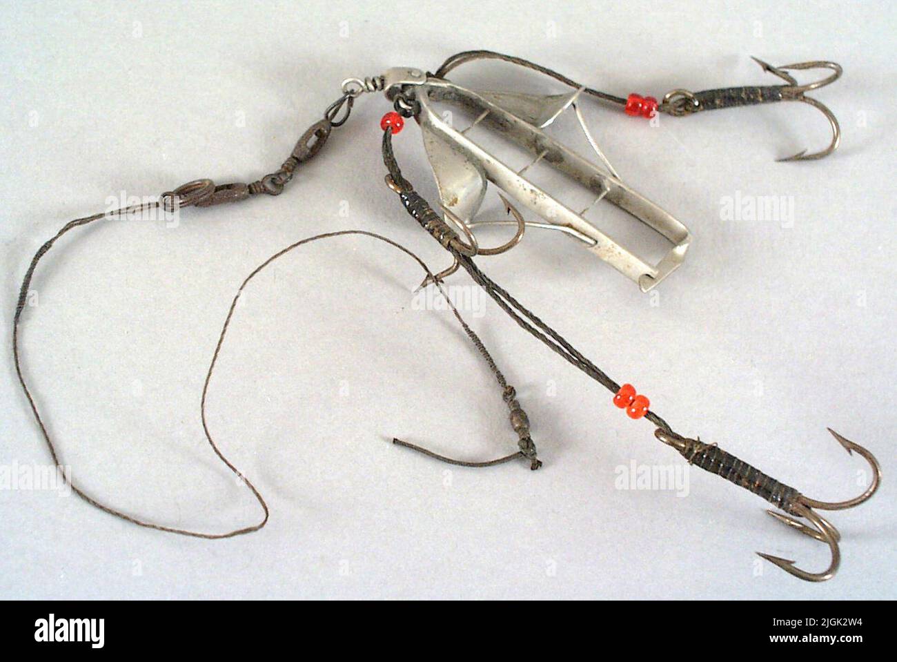 Drag Crocodile spinners with three hooks, two playane and paws of wire ...