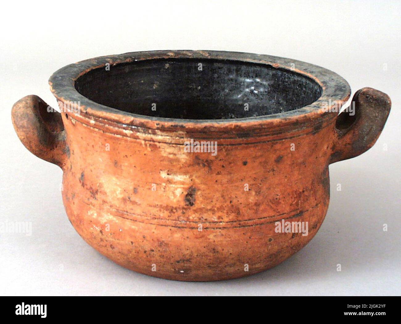 Kruka Silk pot of red earthenware, inside black glazed. The outside ...