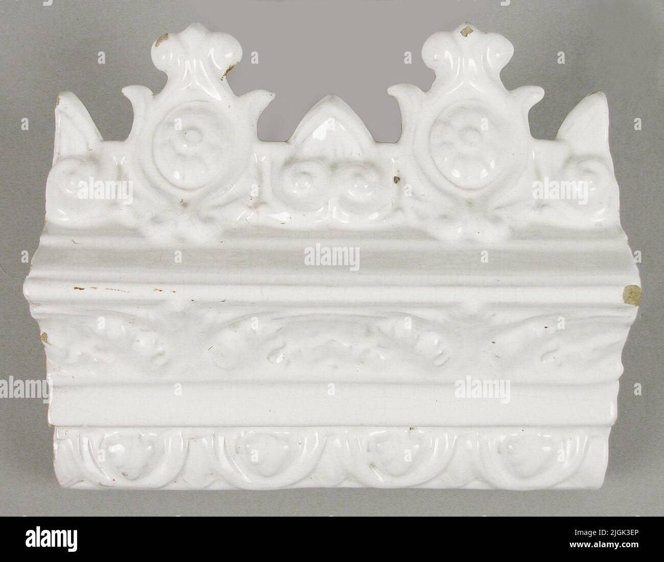 Crown tile pattern hi-res stock photography and images - Alamy