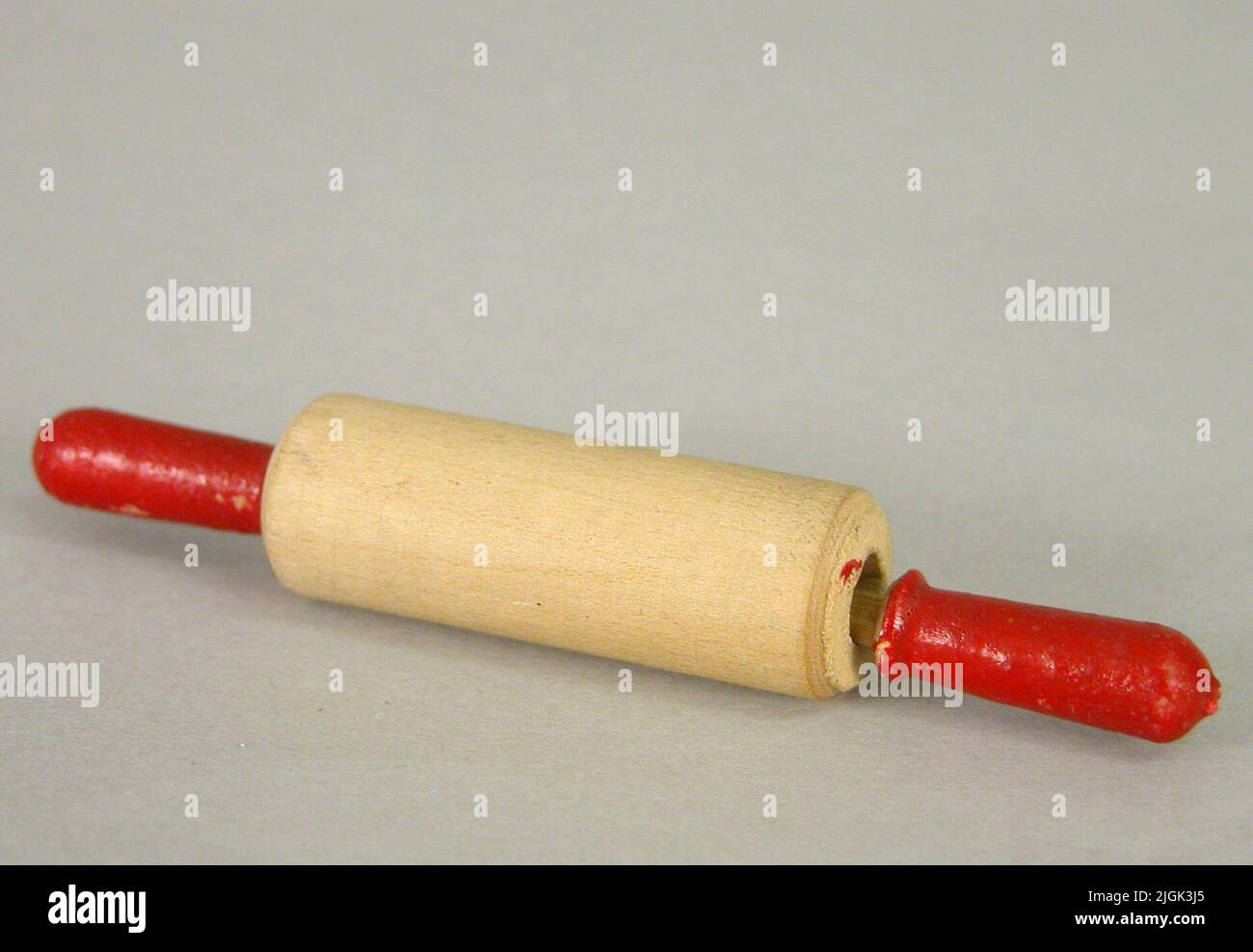 Kavel Kavel, in wood. Turned bread pin with red lacquered handle ...