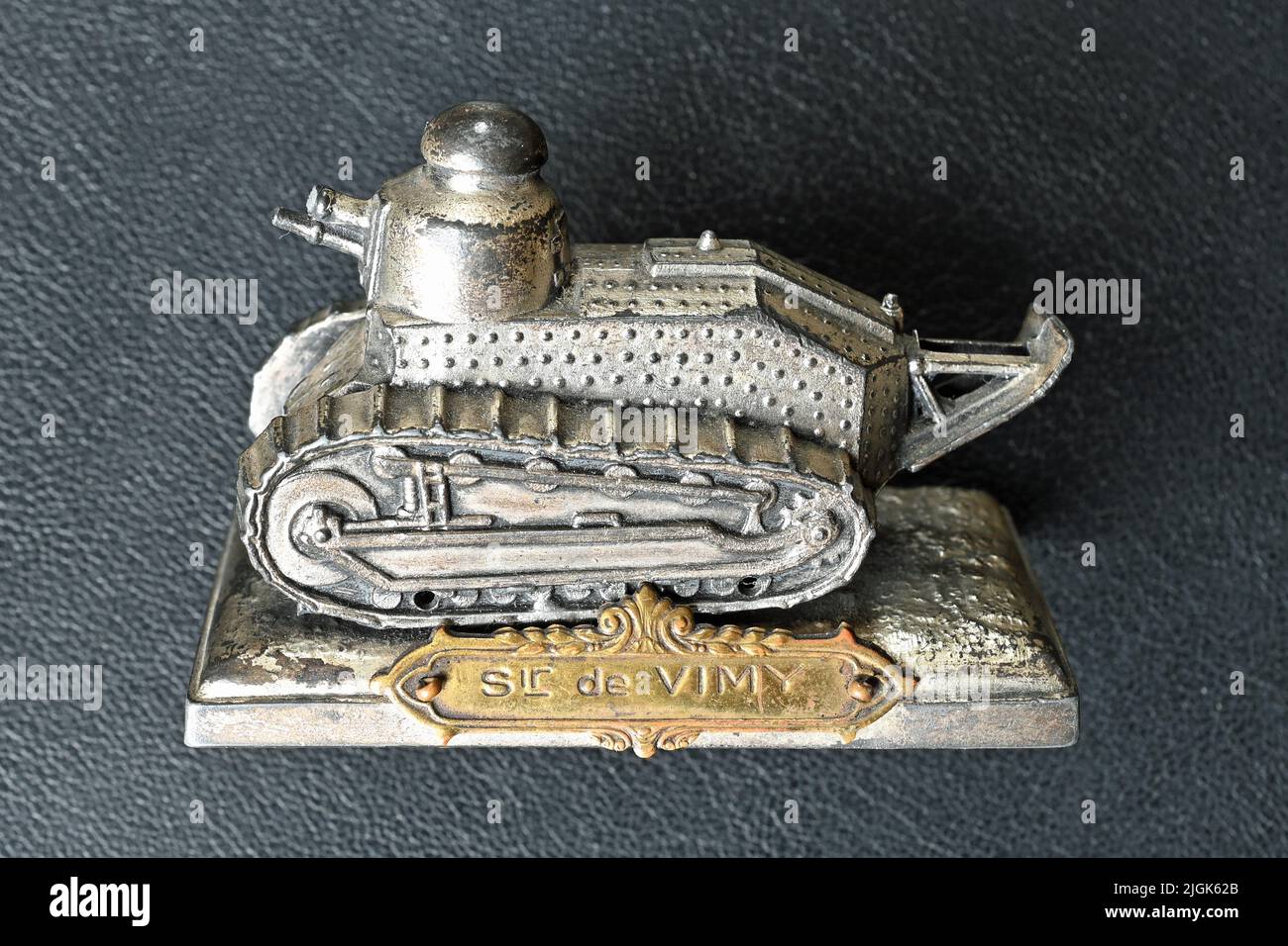 French tank model from the 1st World War with the inscription: Sir de ...