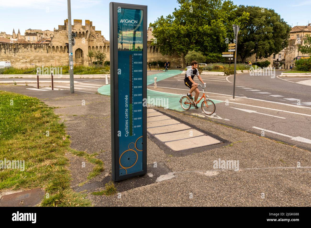 Avignon traffic count Stock Photo - Alamy