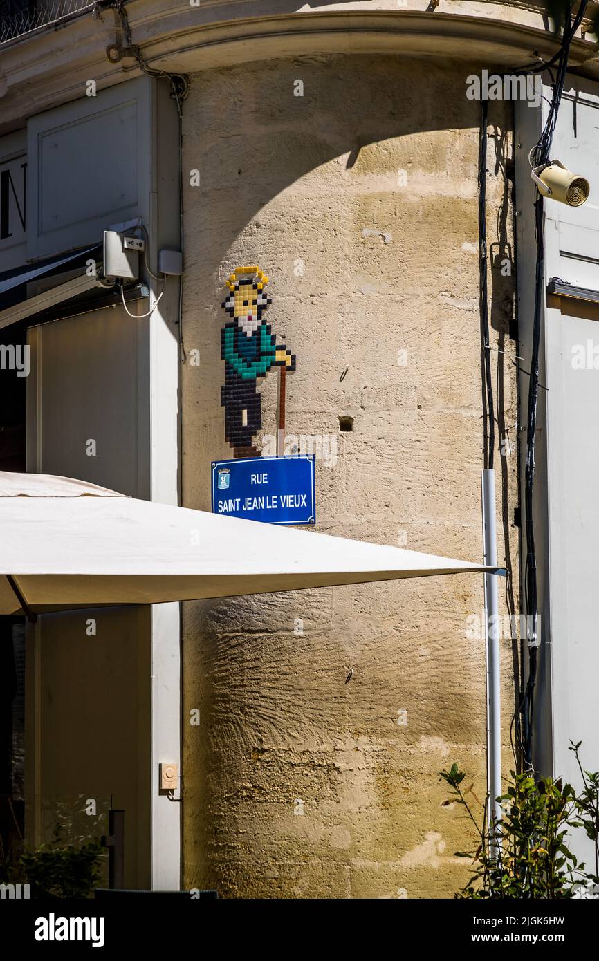 MifaMosa Rue Saint Jean Le Vieux, Avignon, France. The French artist ...