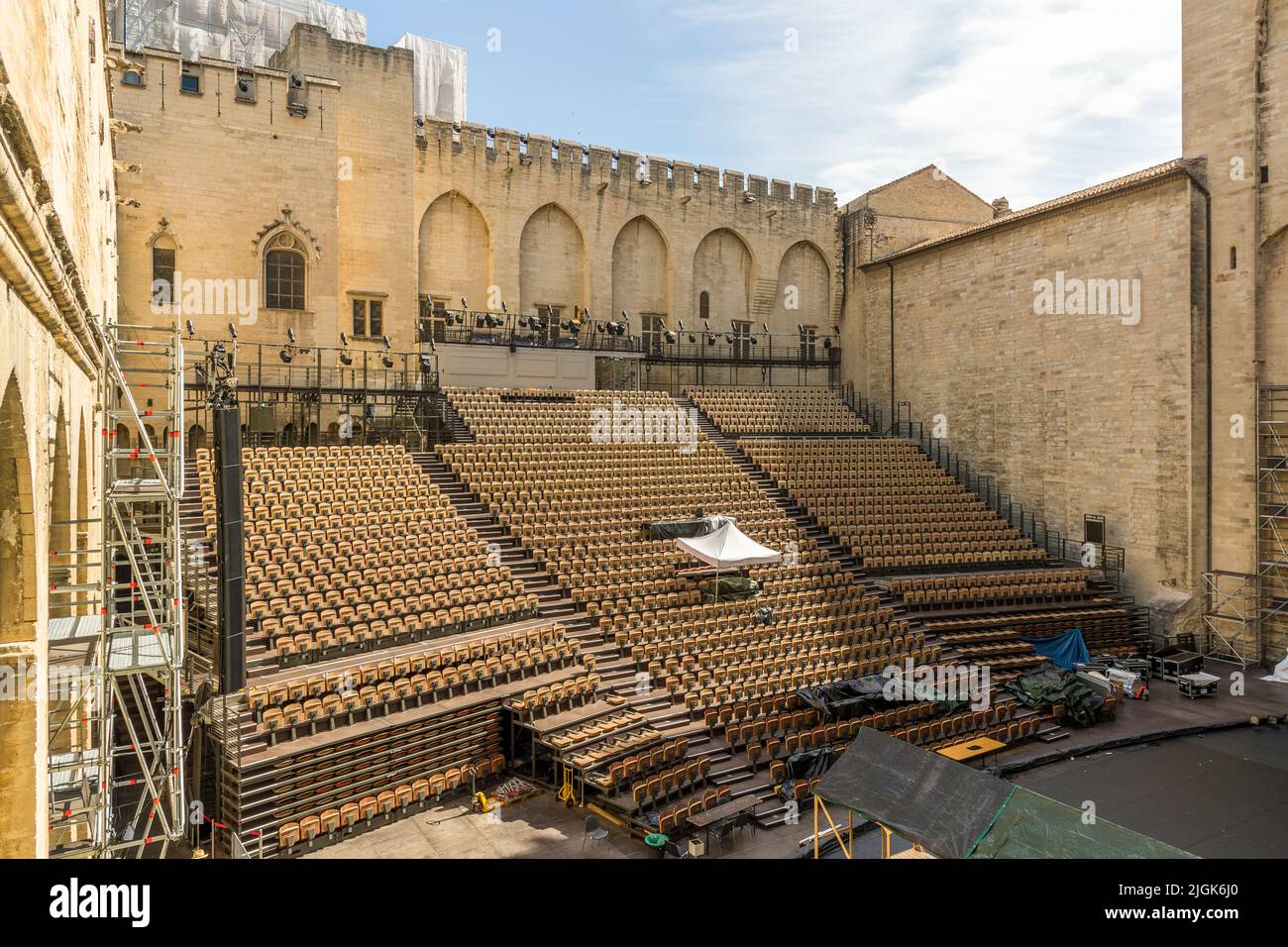 For the theater festival, the courtyard of the Papal Palace in Avignon ...