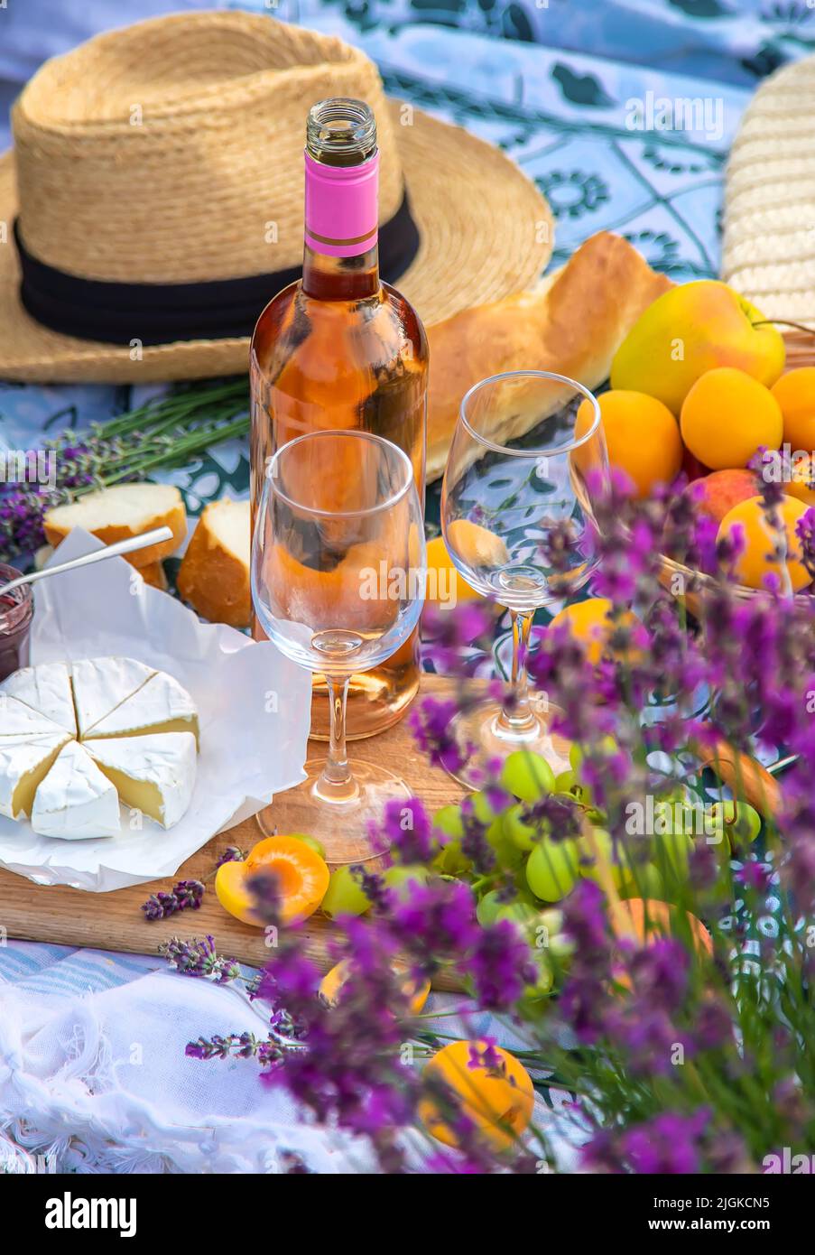 Lavender perfume in lilac bottle hi-res stock photography and images ...