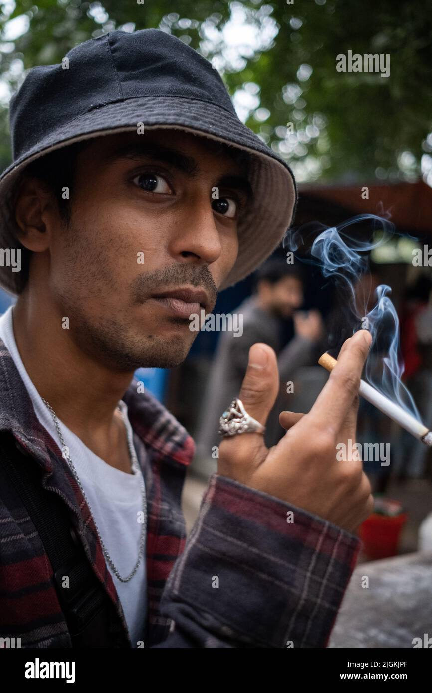 Smocking hi-res stock photography and images - Alamy