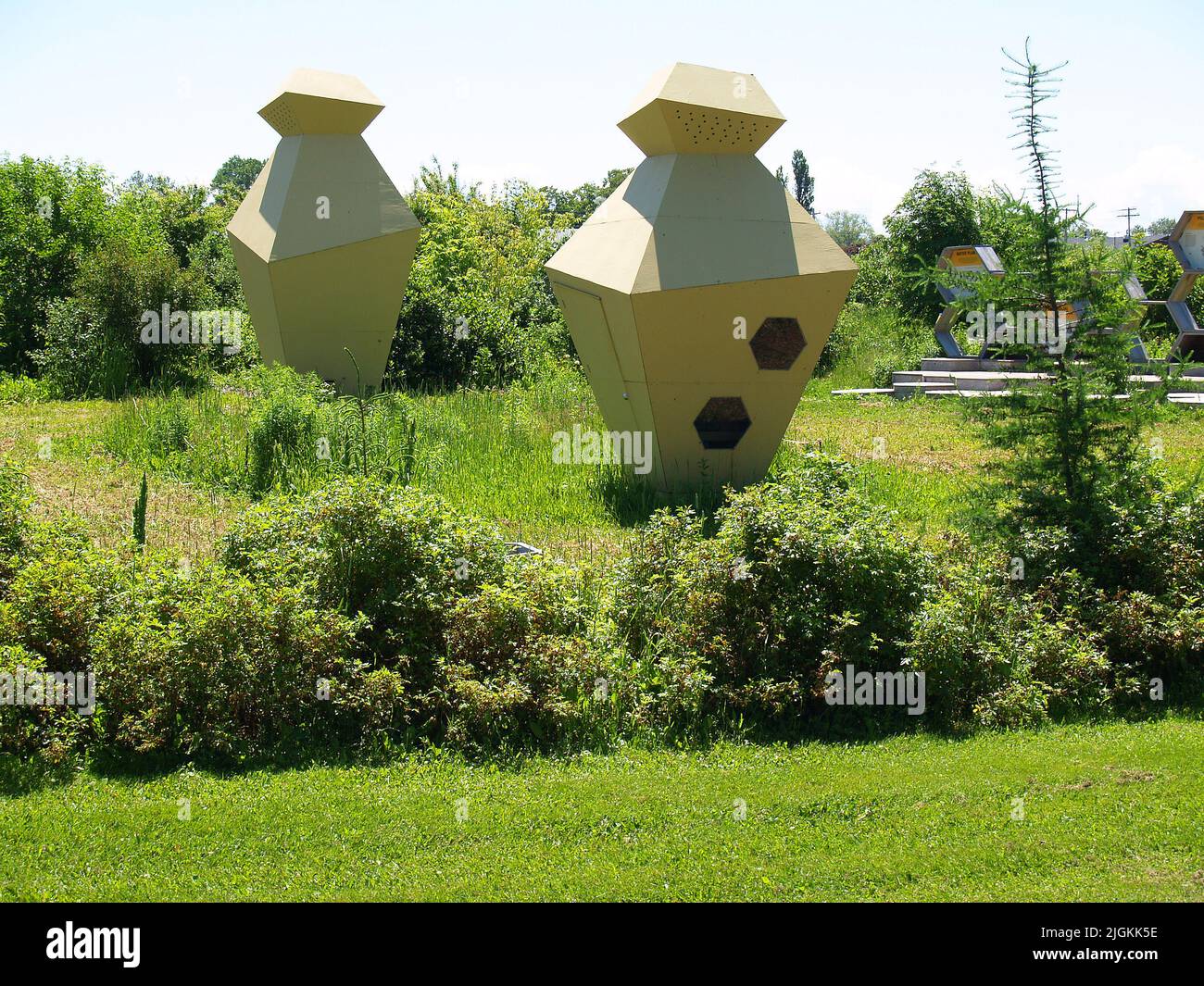 Urban beehive project hi-res stock photography and images - Alamy