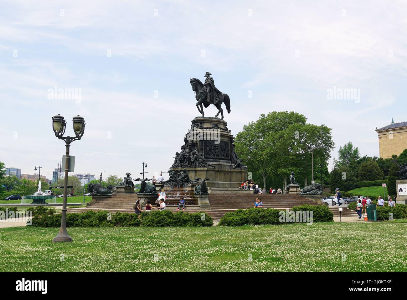 Washington Monument Fountain, Eakins Oval, Philadelphia, Pennsylvania ...