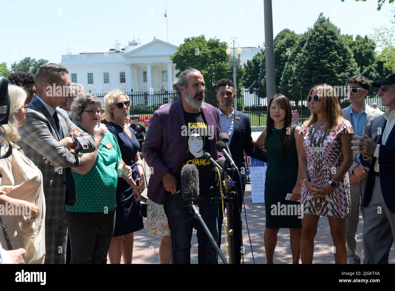Manuel Oliver, father of Joaquin Oliver who die in Parkland mass ...