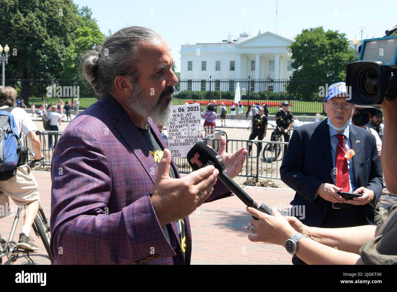 Manuel Oliver, father of Joaquin Oliver who die in Parkland mass ...