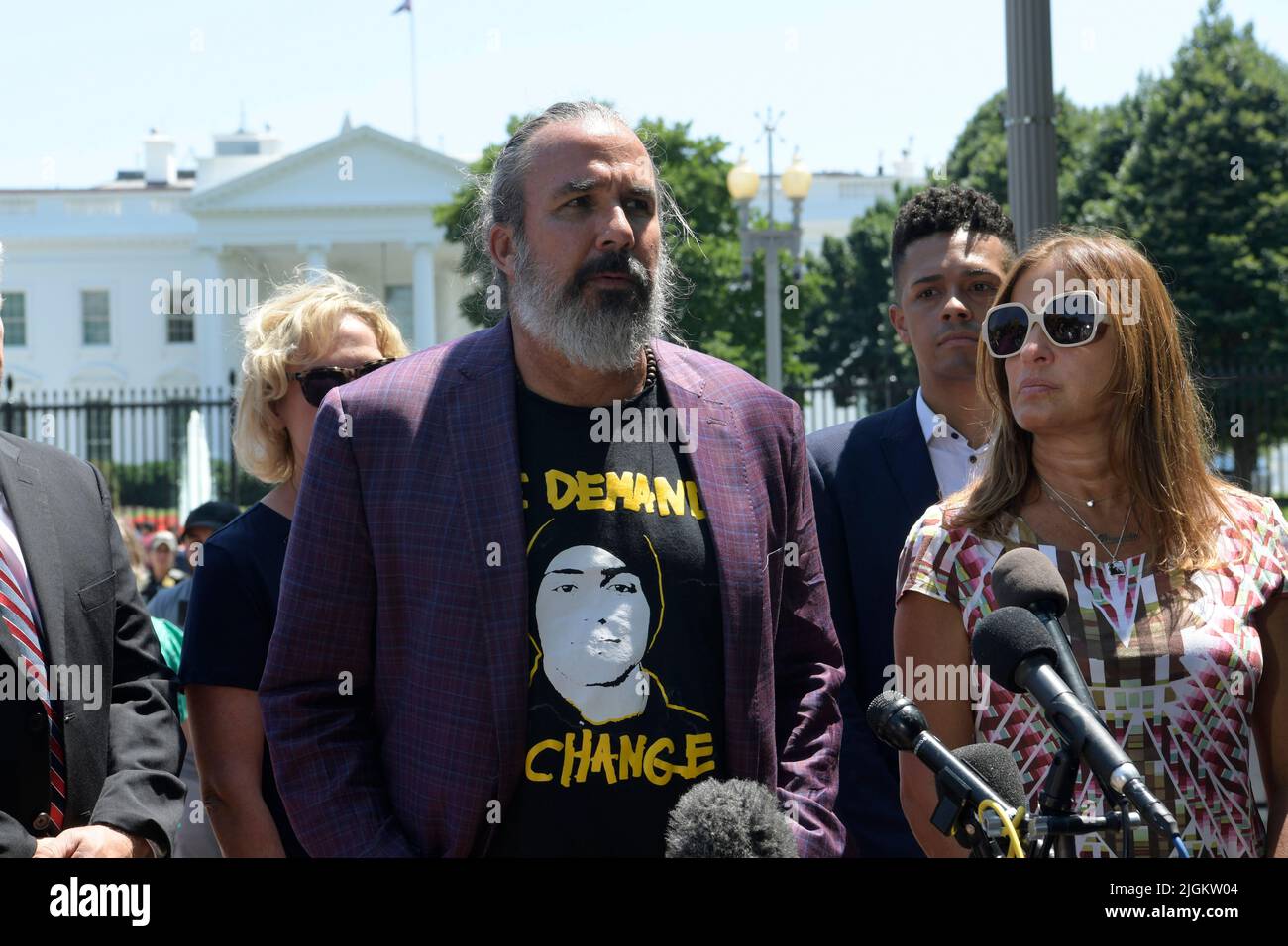 Manuel Oliver, father of Joaquin Oliver who die in Parkland mass ...