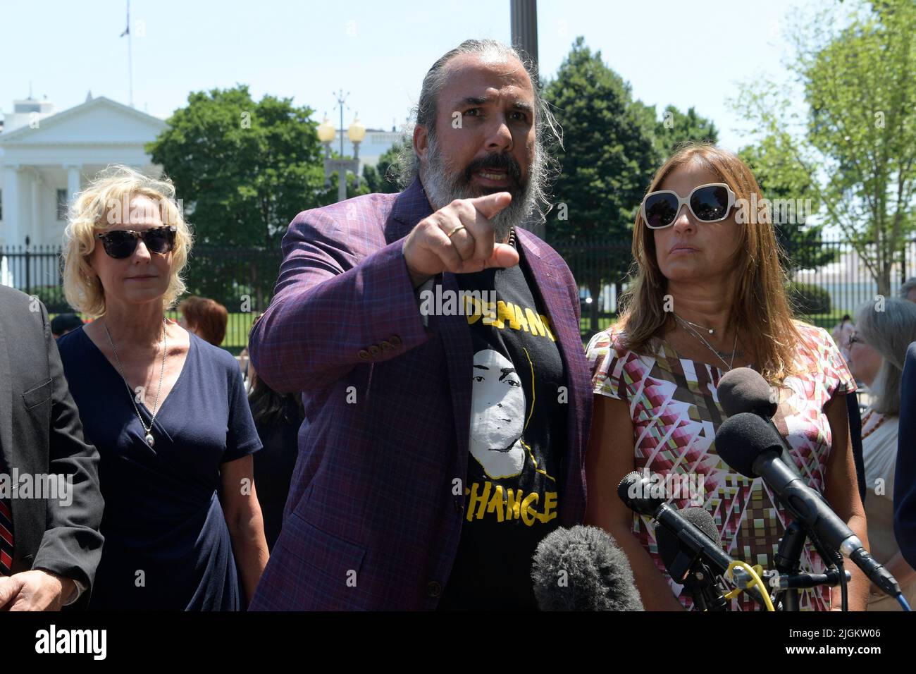 Manuel Oliver, father of Joaquin Oliver who die in Parkland mass ...